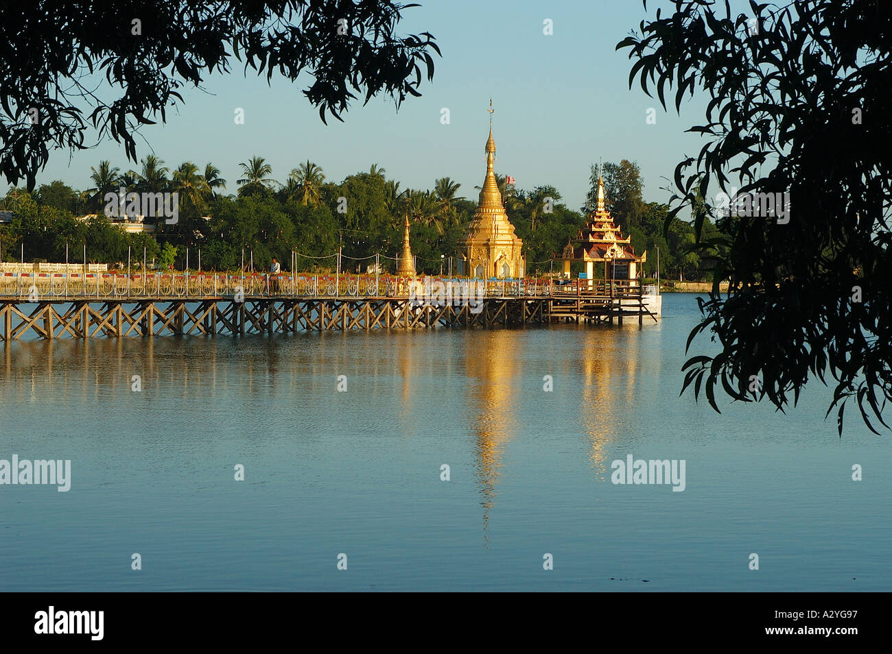 Lake meiktila hi-res stock photography and images - Alamy