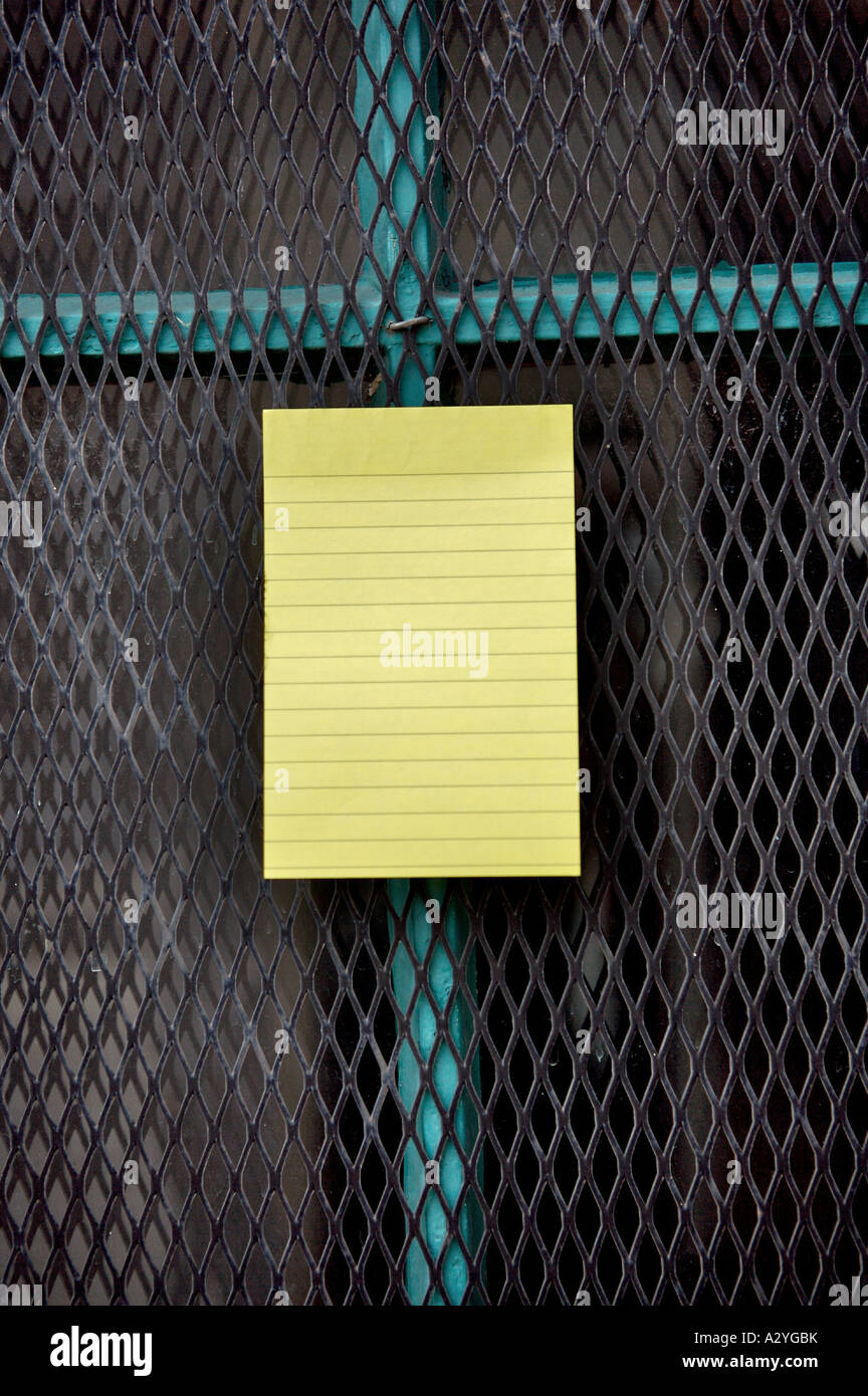 post it blank sign Stock Photo - Alamy