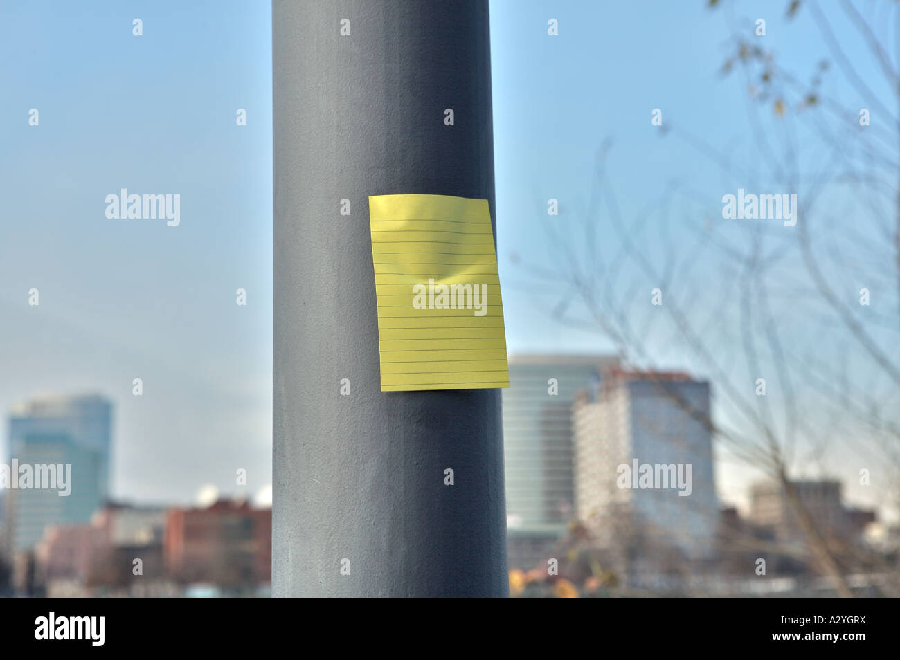post it blank sign Stock Photo - Alamy