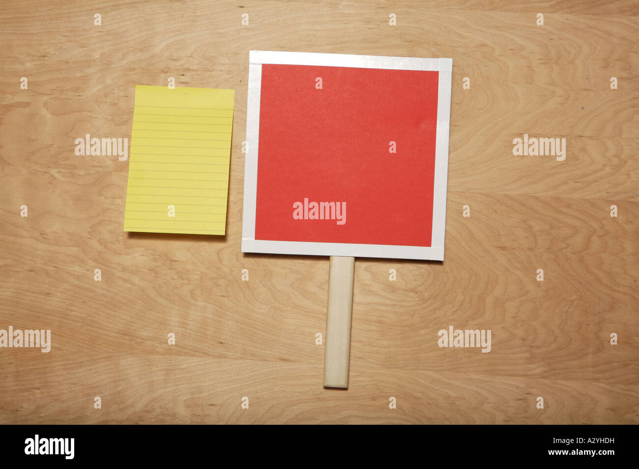 post it blank sign Stock Photo - Alamy