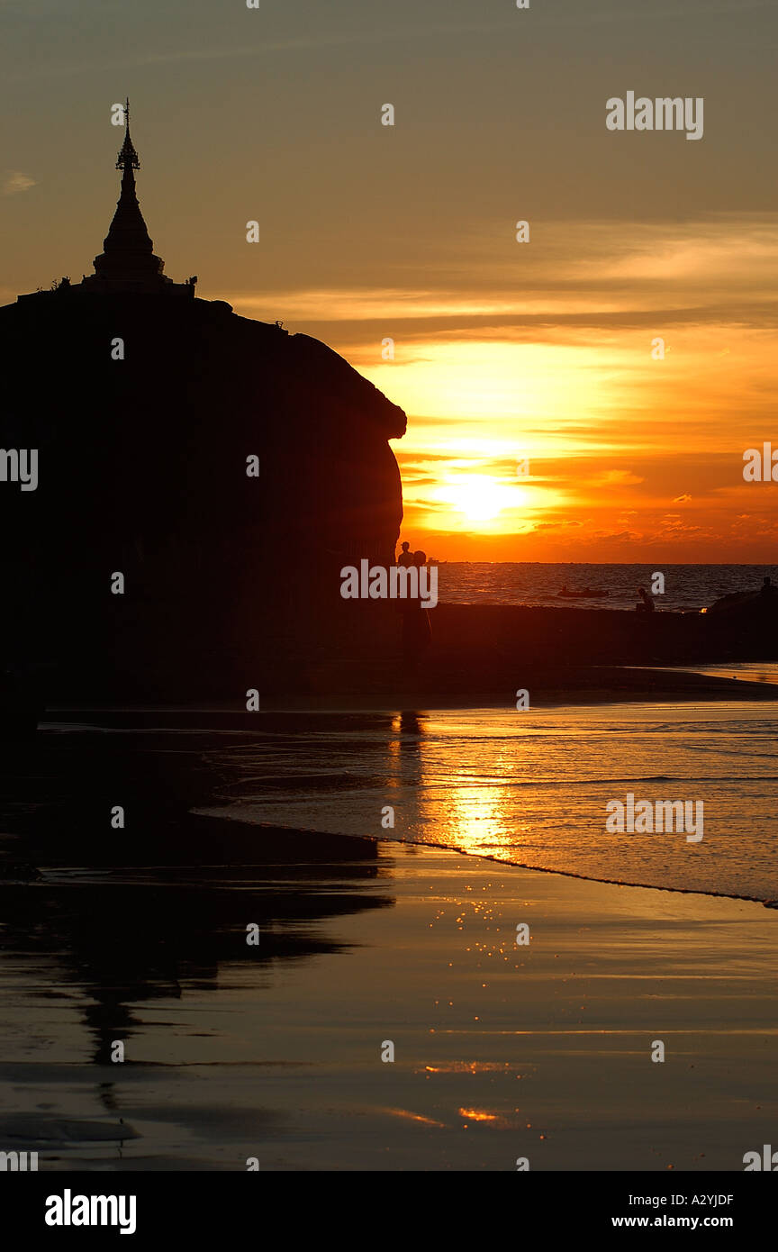 sunset beachside pagoda Chaungtha Beach tourist resort Bay of Bengal ...