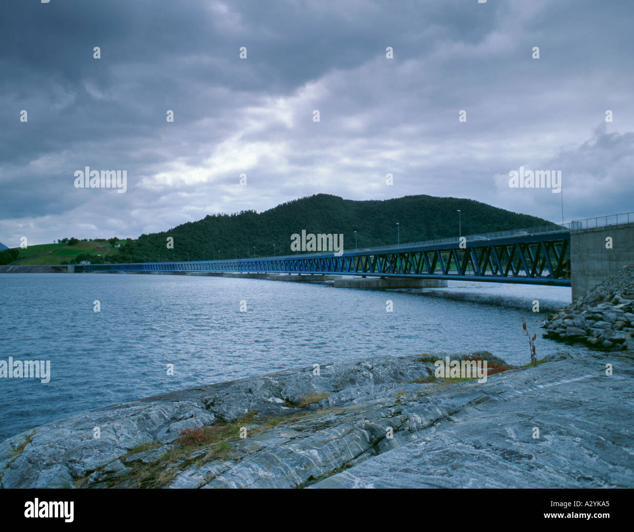 Bergsøysund Floating Bridge part of Krifast near Kristiansund Møre og ...