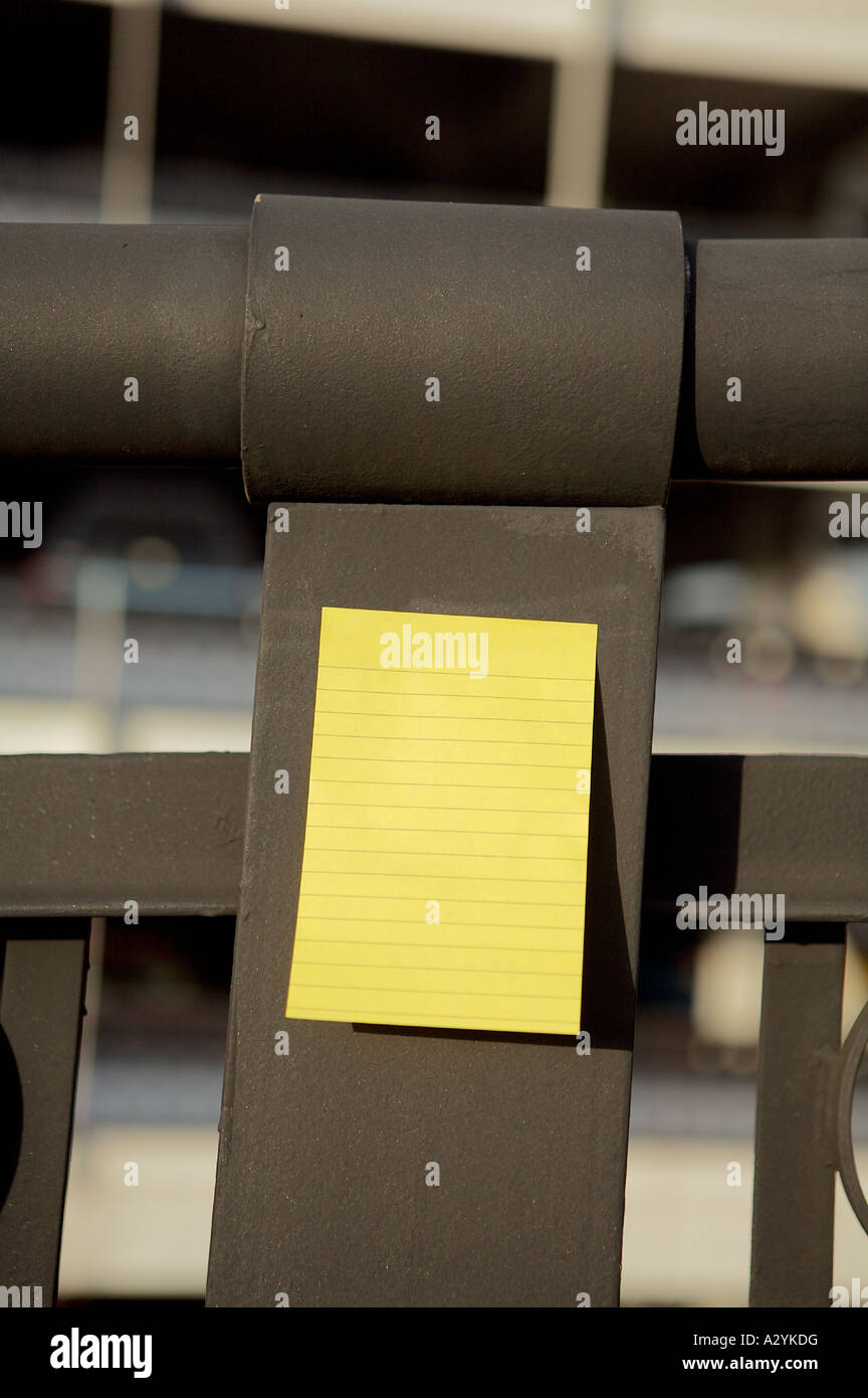 post it notepad blank note Stock Photo - Alamy