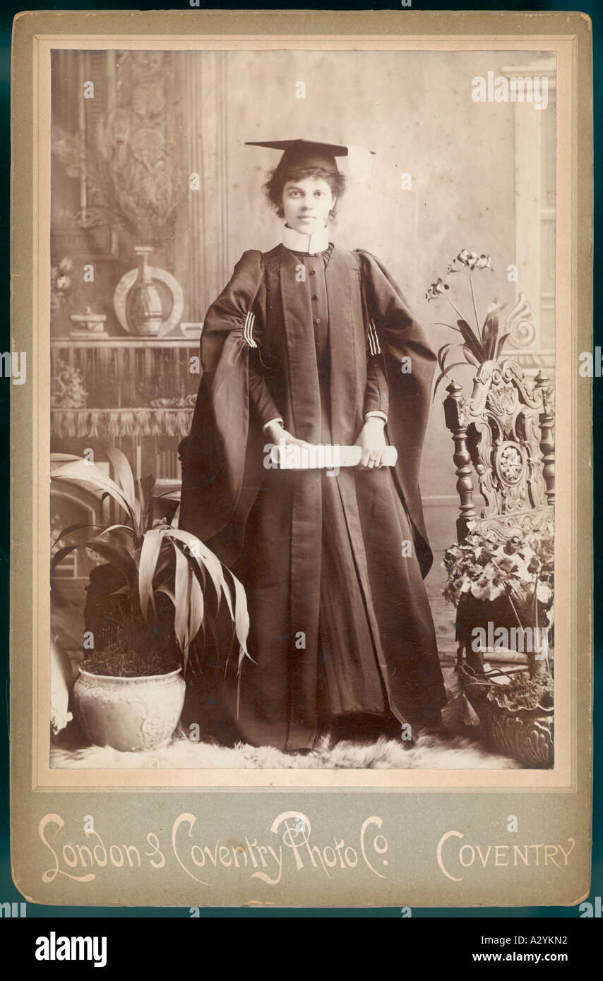 Historical graduation hi-res stock photography and images - Alamy