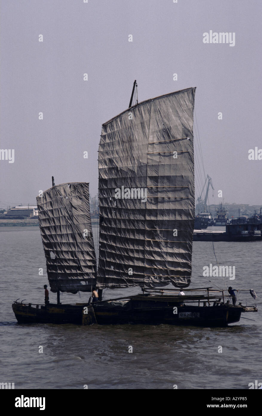 docks in shanghai Stock Photo - Alamy