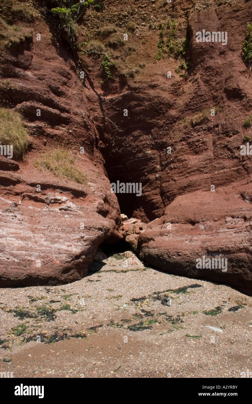 Crevice in the Rocks at Lympstone Stock Photo - Alamy