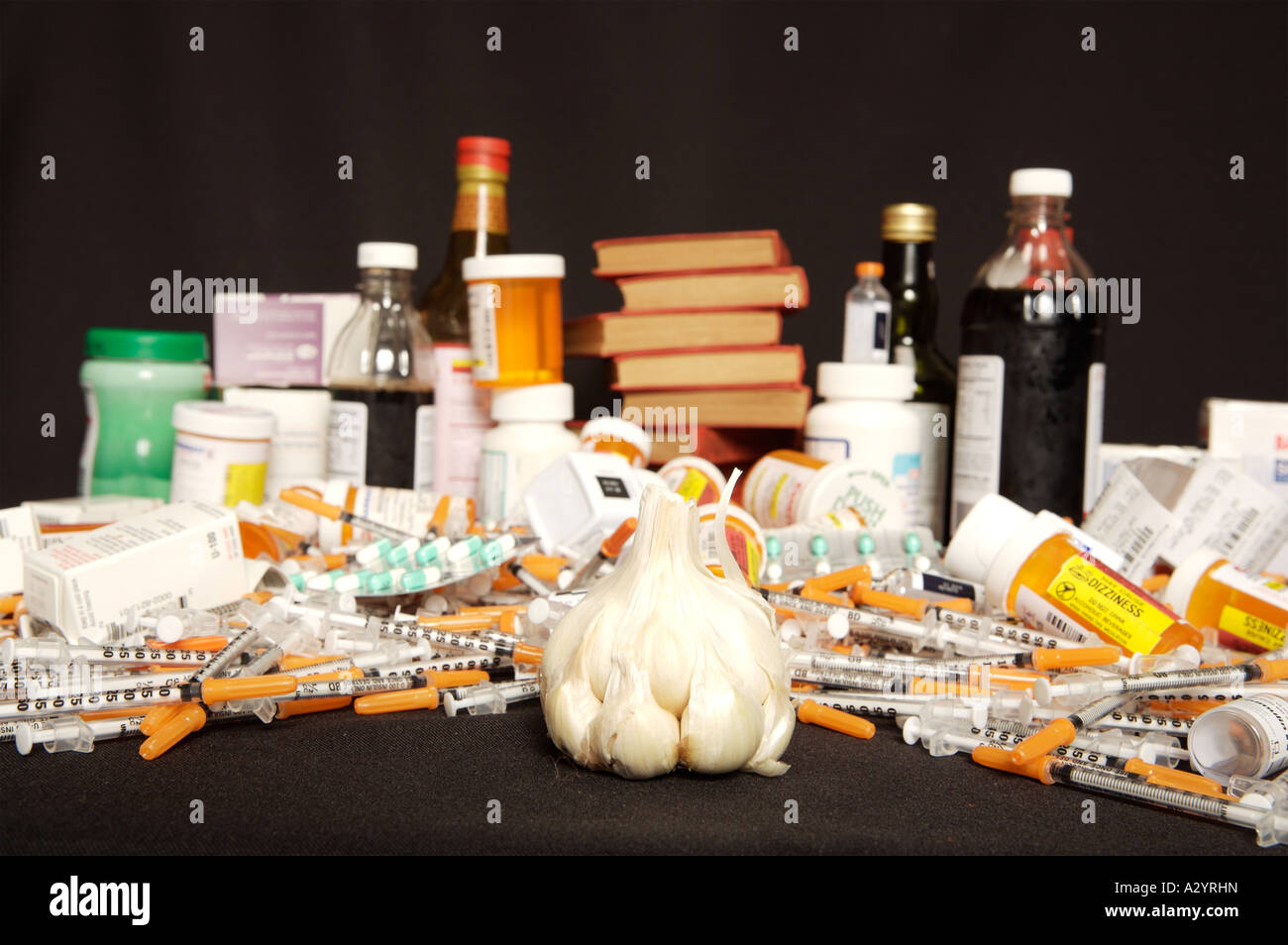 garlic medicine drug Stock Photo - Alamy