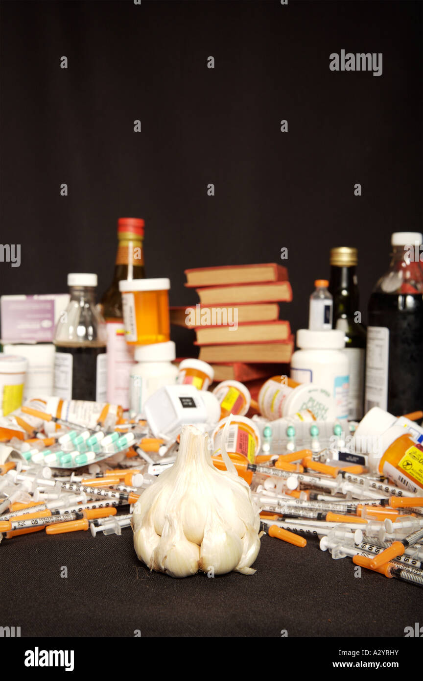 garlic medicine drug Stock Photo - Alamy