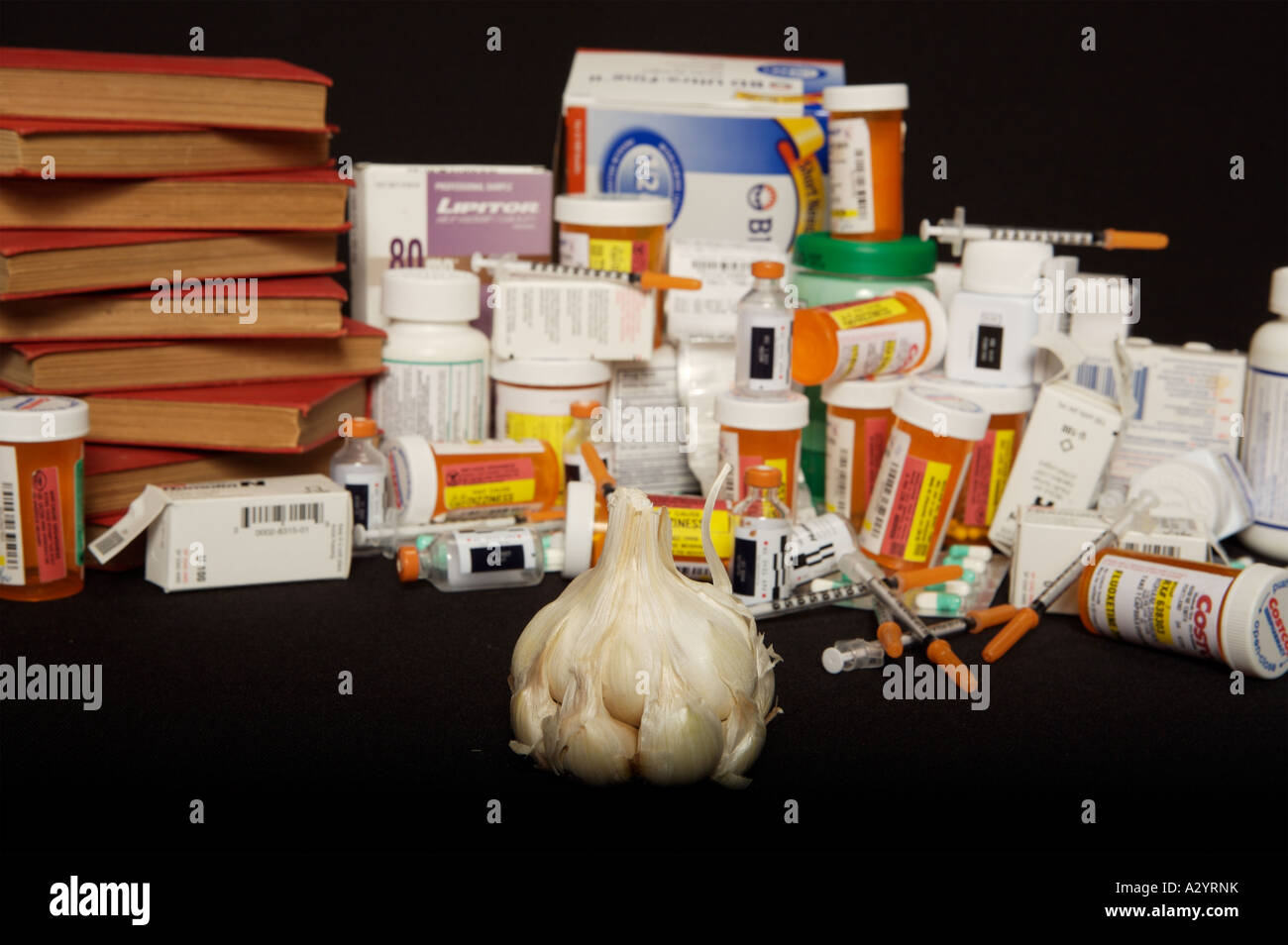 garlic medicine drug Stock Photo - Alamy