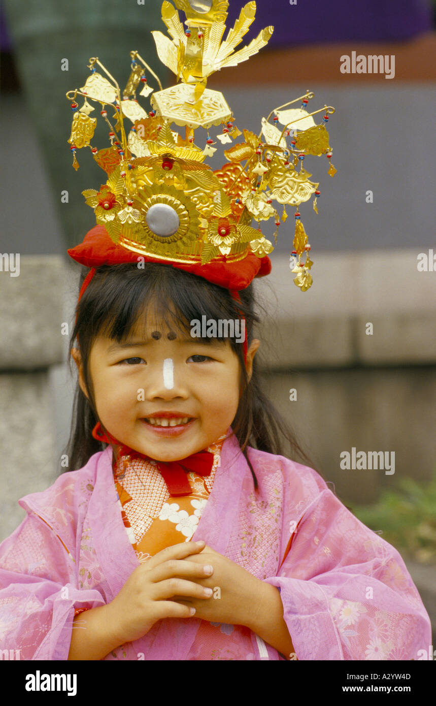 japanese child in traditional costume Stock Photo - Alamy