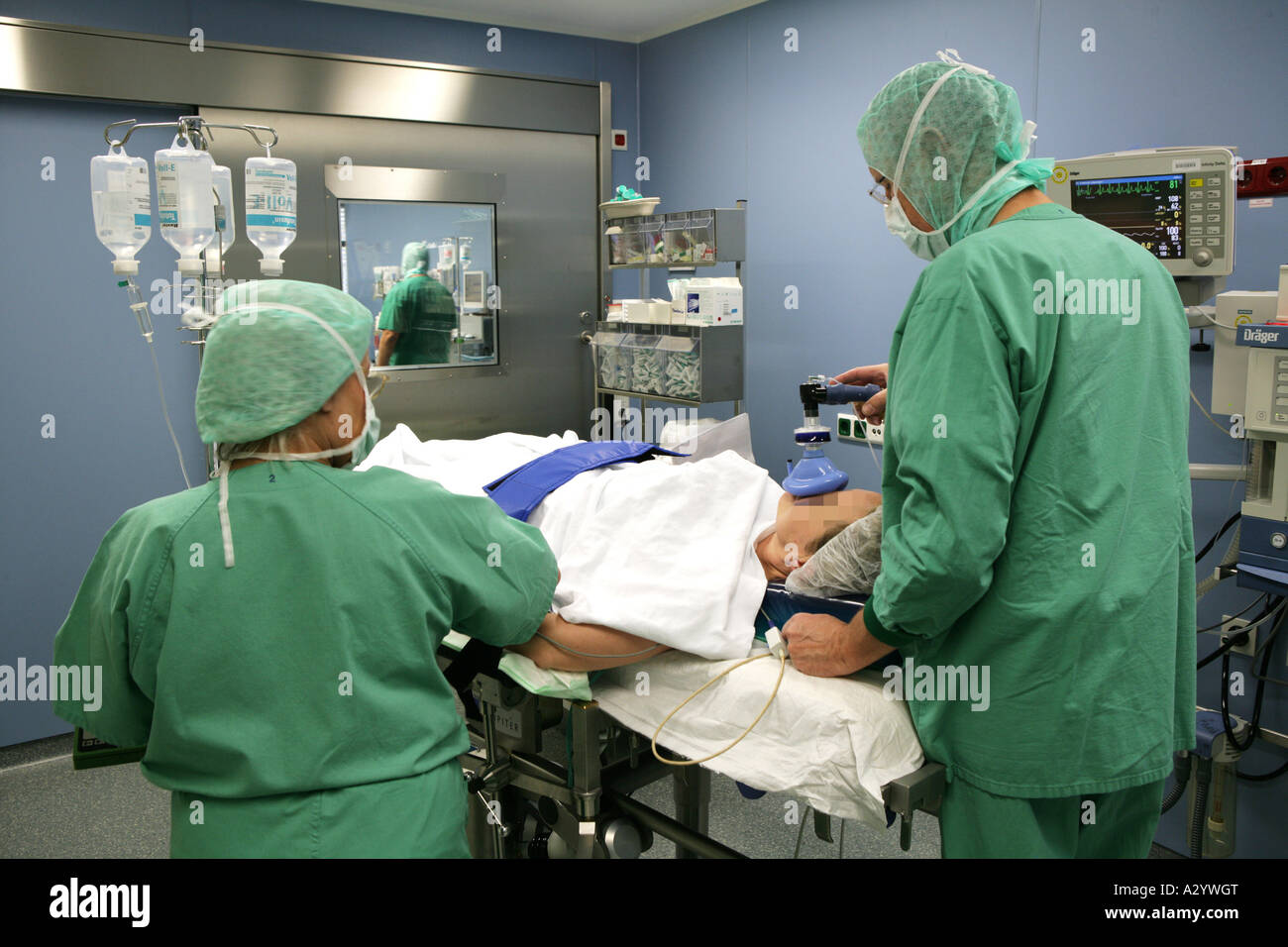 Anesthesia team hi-res stock photography and images - Alamy