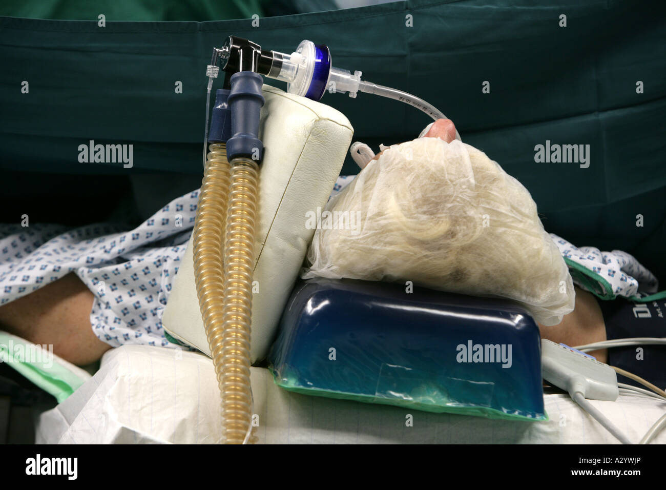 Anesthesia artificial respiration hi-res stock photography and images ...