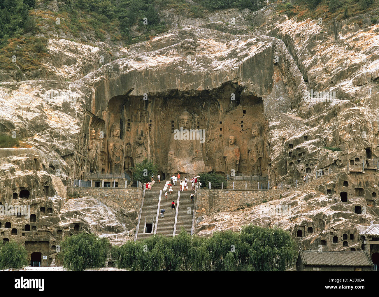 Longmen caves hi-res stock photography and images - Alamy