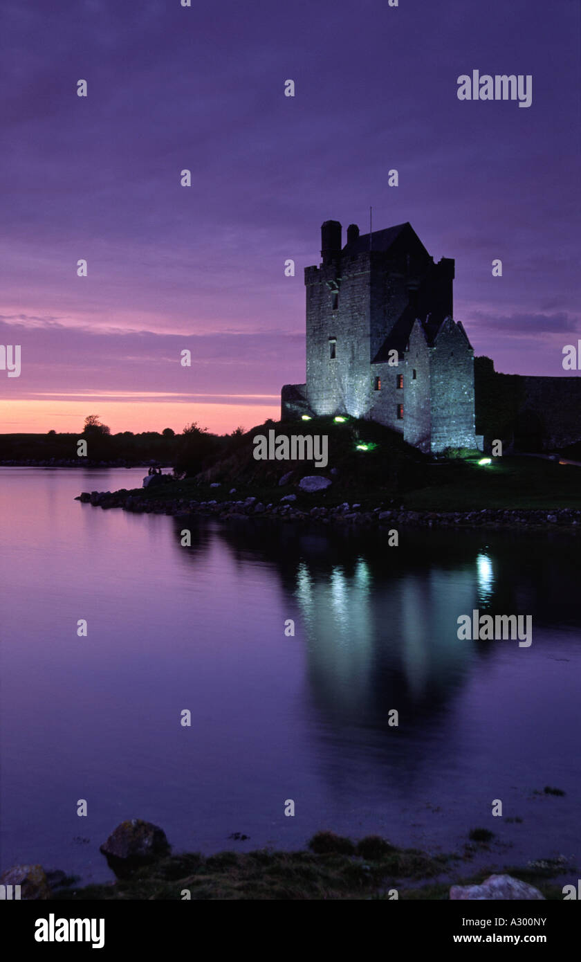 Dunguaire Castle reflected in Galway Bay at dusk. Kinvara, Co Galway ...