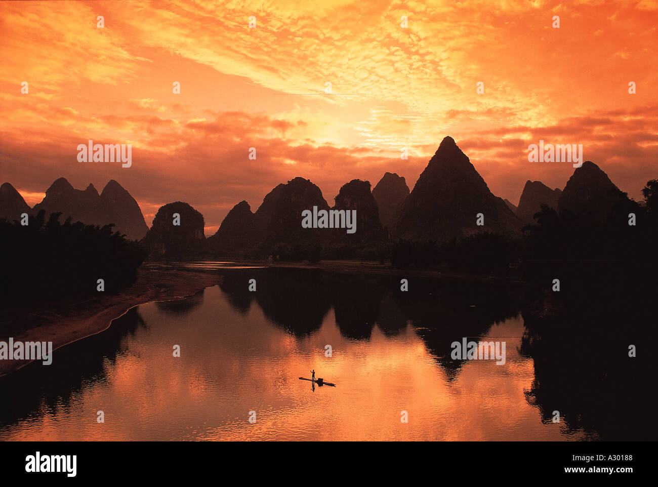 China man straw hat hi-res stock photography and images - Alamy