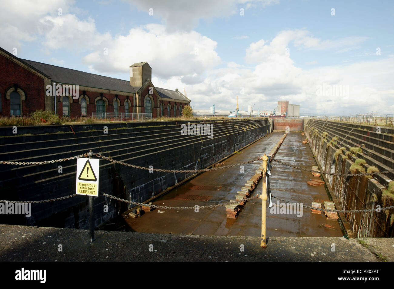 Thompson titanic pump house belfast hi-res stock photography and images ...