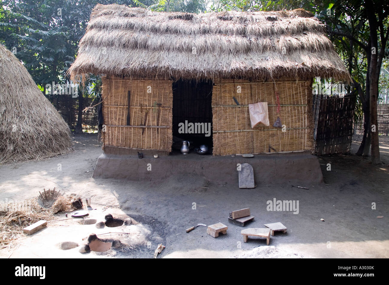 Hut bangladesh hi-res stock photography and images - Alamy