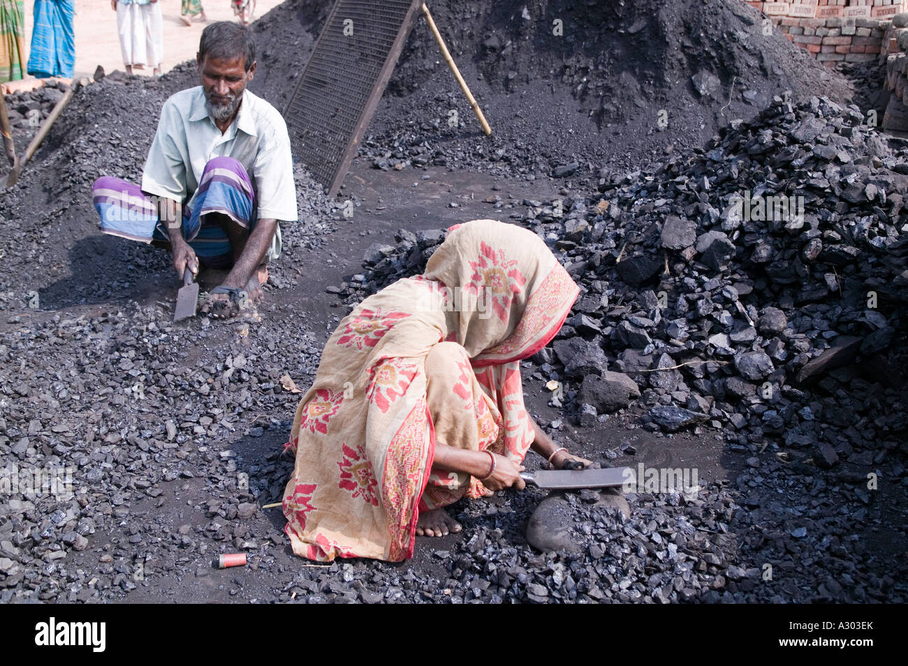 Making a coal fire hi-res stock photography and images - Alamy