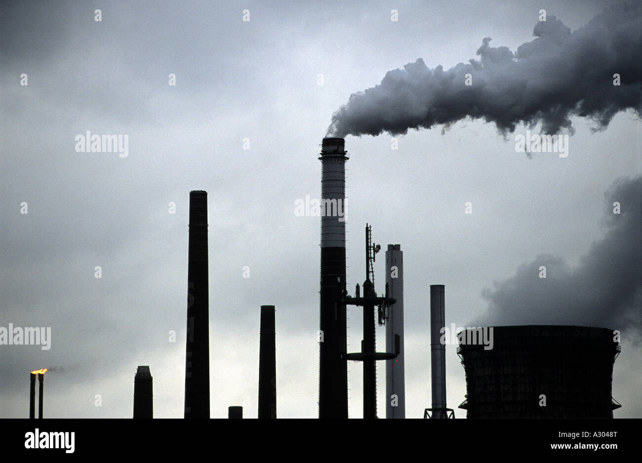Shell Rhineland oil refinery, Cologne, Wesseling, Germany Stock Photo ...