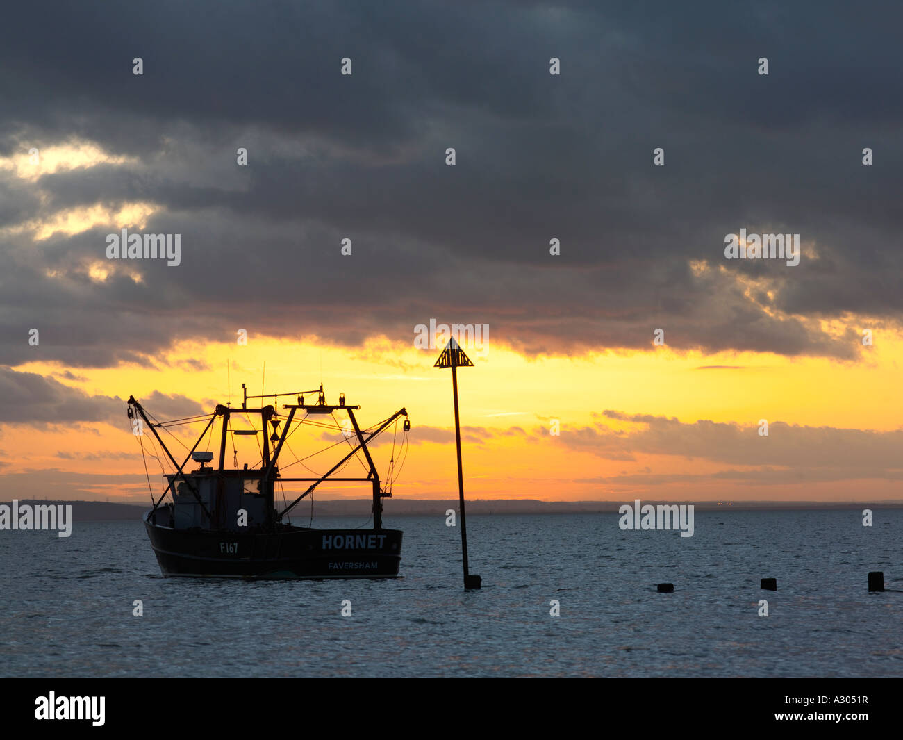 Fishing boat southend england hi-res stock photography and images - Alamy