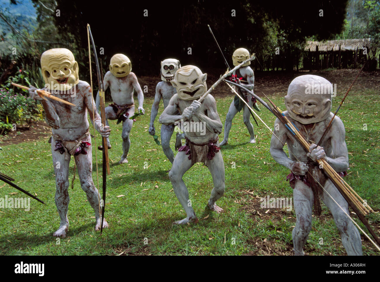 Goroka mudman hi-res stock photography and images - Alamy