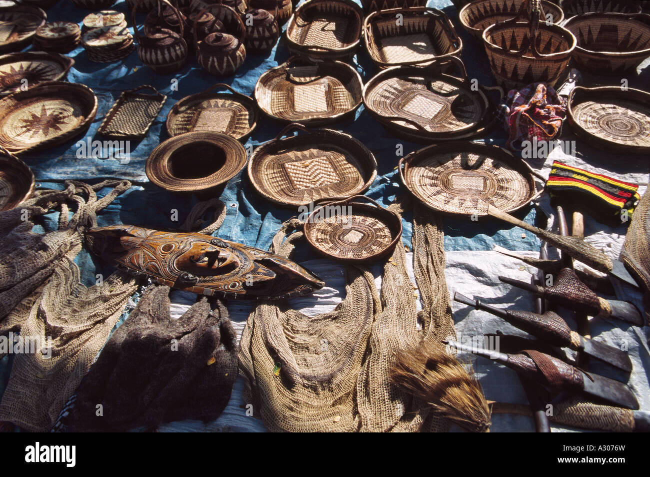 Basket papua new guinea hi-res stock photography and images - Alamy