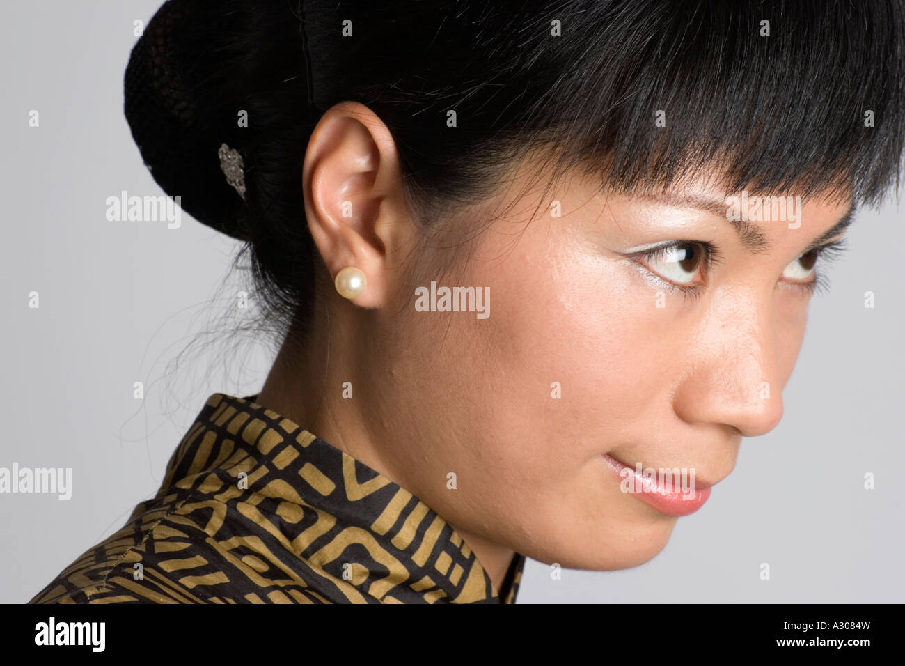 Profile of a Chinese woman Stock Photo - Alamy