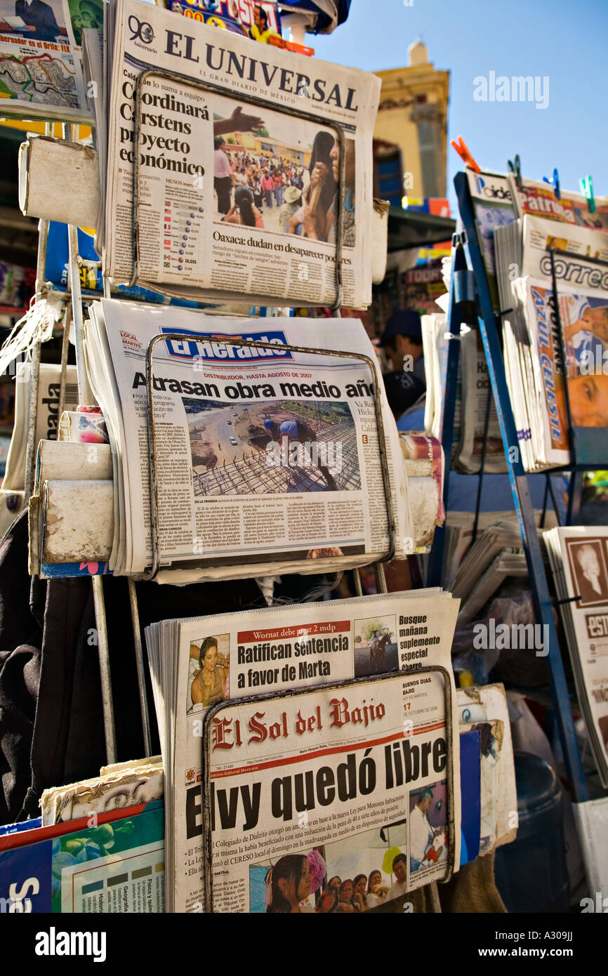 Spanish newspaper hi-res stock photography and images - Alamy