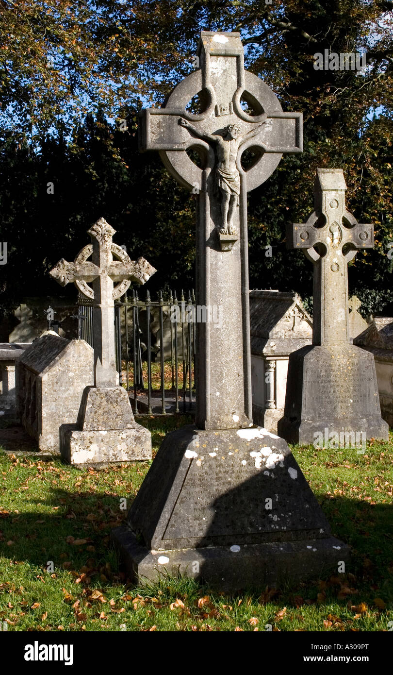 Celtic Cross in graveyard Ireland Stock Photo - Alamy