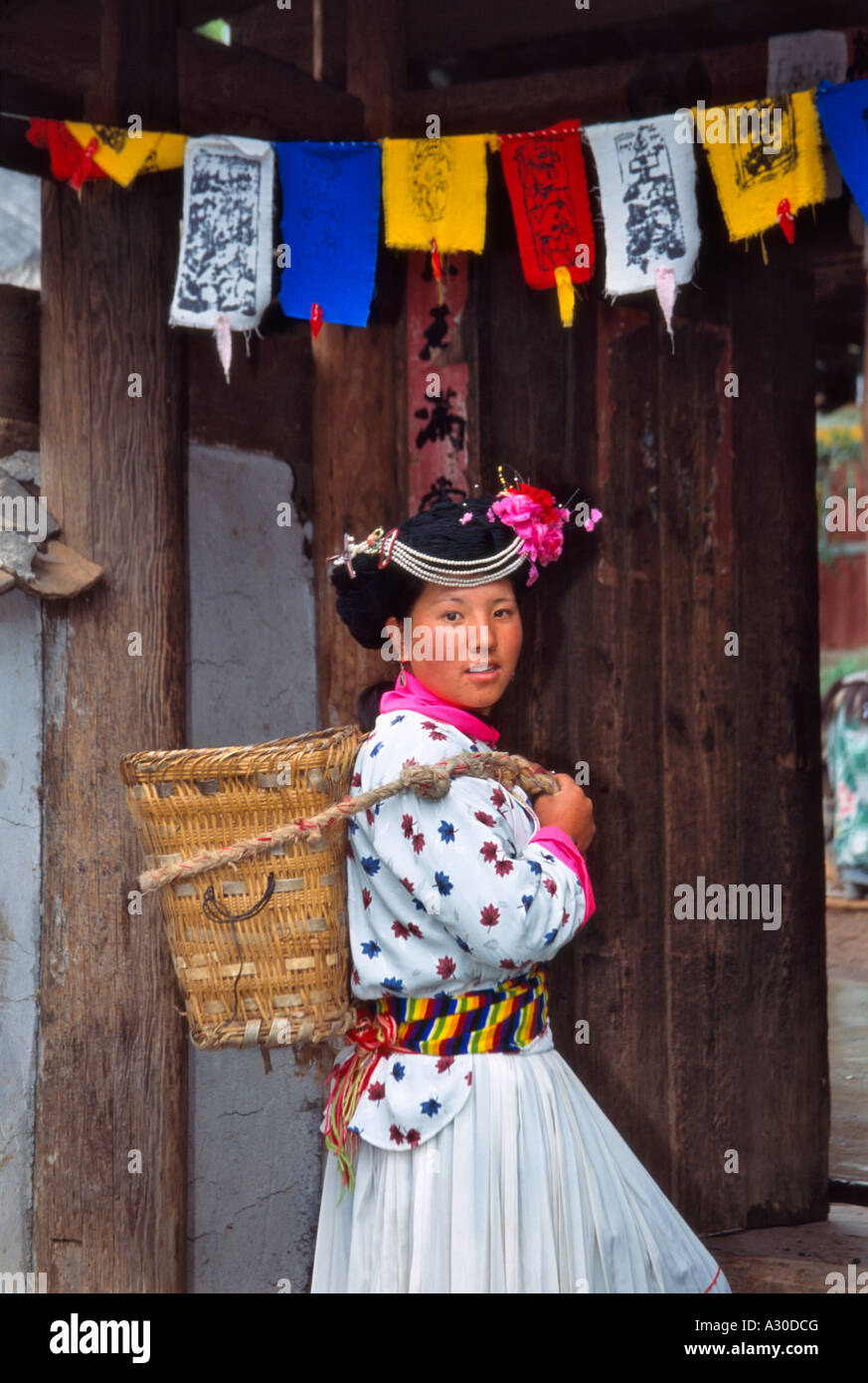Mosuo minority people hi-res stock photography and images - Alamy