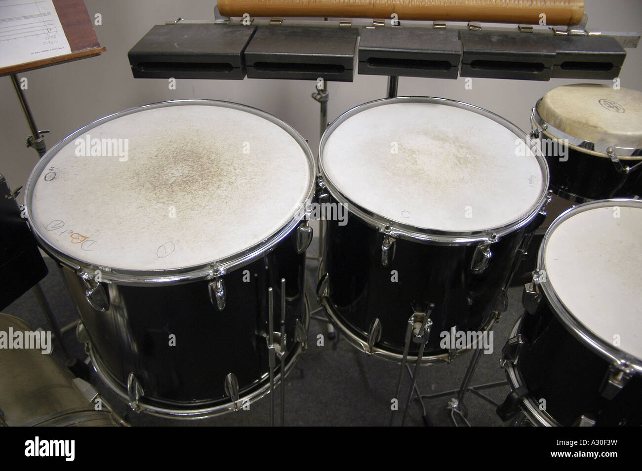 Big drum dancing hi-res stock photography and images - Alamy