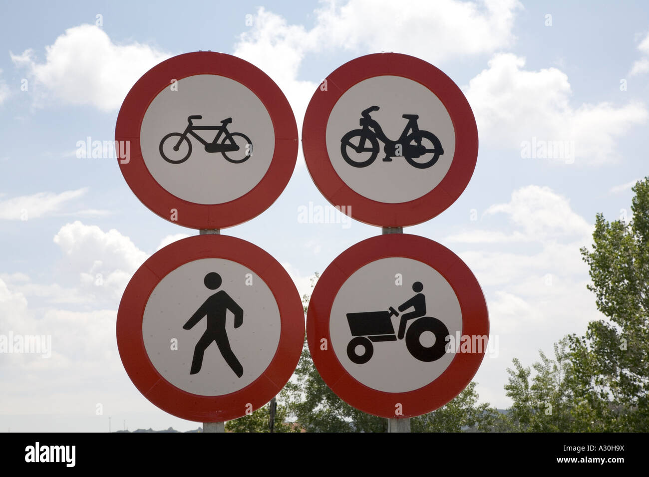 Spanish driving signs hi-res stock photography and images - Alamy