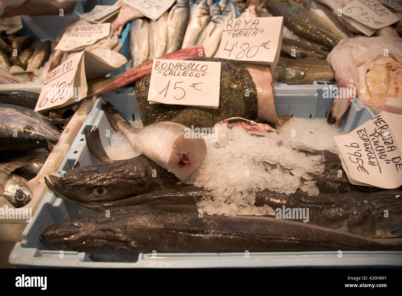 Fresh fish market alicante hi-res stock photography and images - Alamy