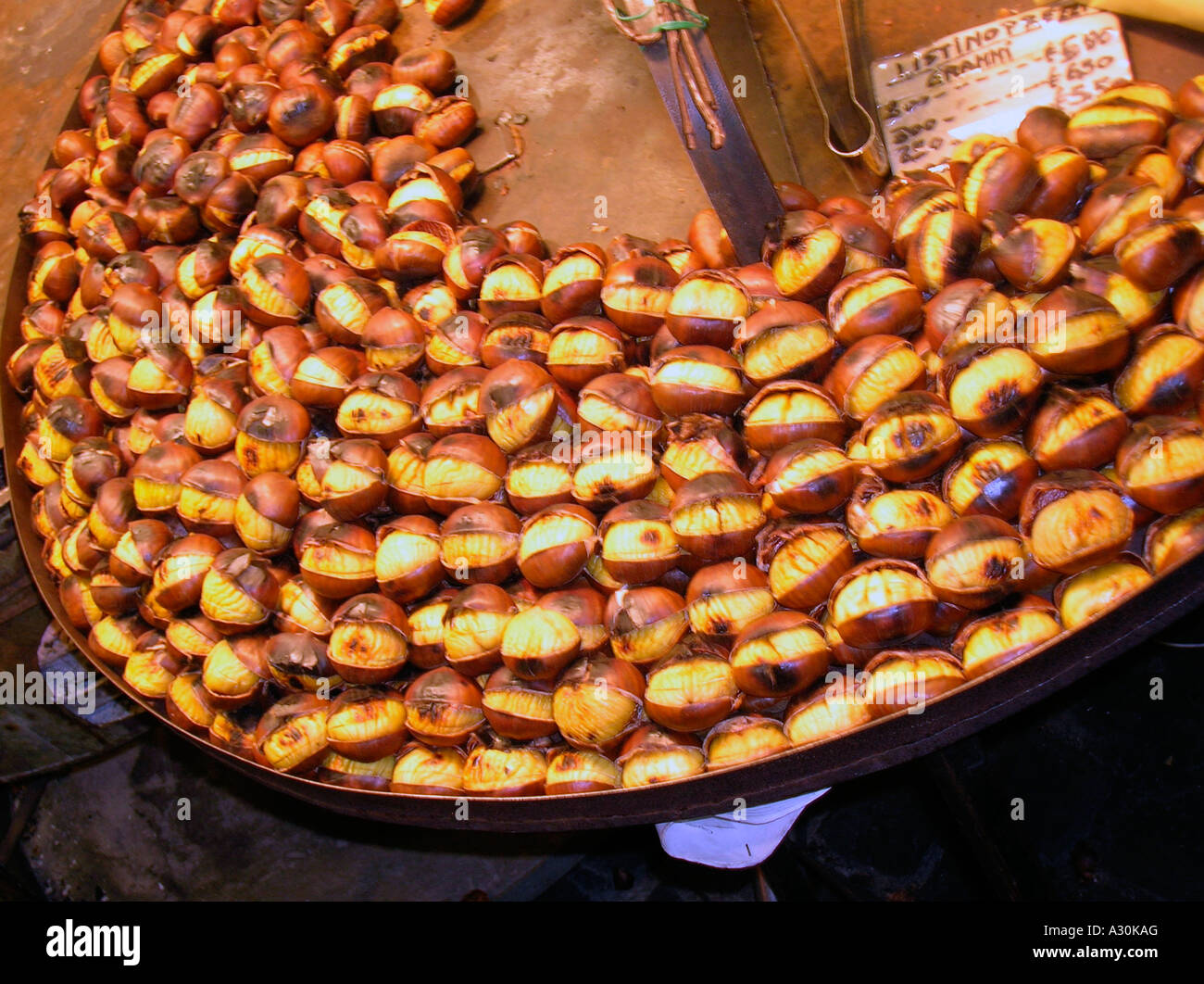 ROASTING CHESTNUTS ROME ITALY Stock Photo - Alamy