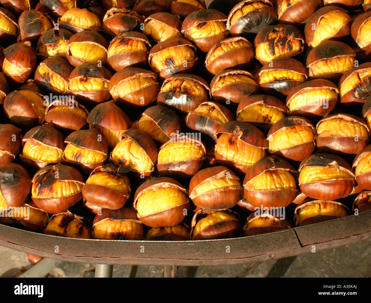 Roasted chesnut hi-res stock photography and images - Alamy