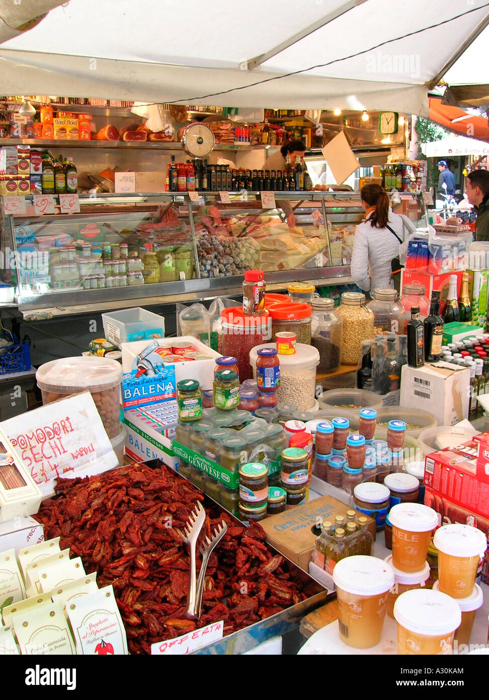 ITALIAN MARKET DELI STALL Stock Photo - Alamy