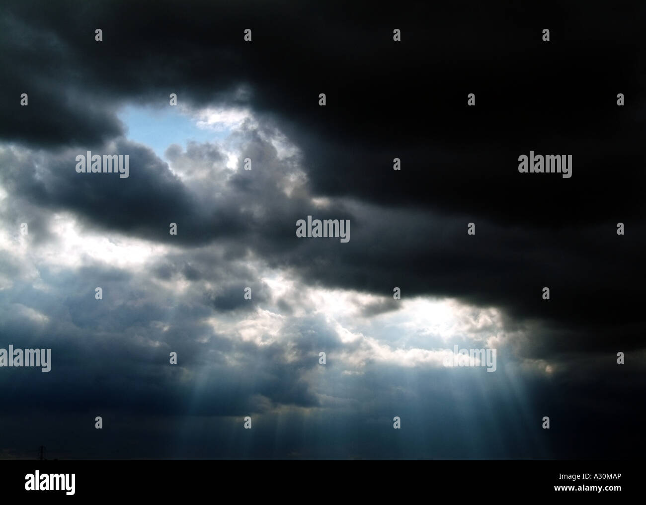 Lightning beams hi-res stock photography and images - Alamy