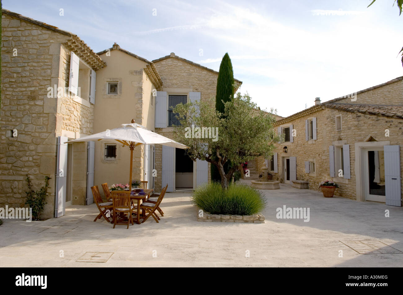 Provençal holiday house with courtyard garden Stock Photo - Alamy