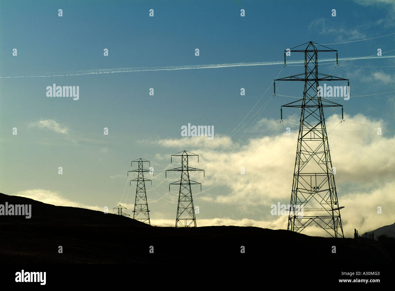 Pylons uk hills hi-res stock photography and images - Alamy