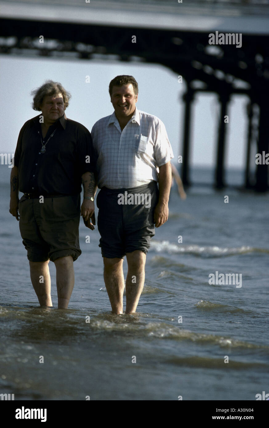 Fat couple beach hi-res stock photography and images - Alamy