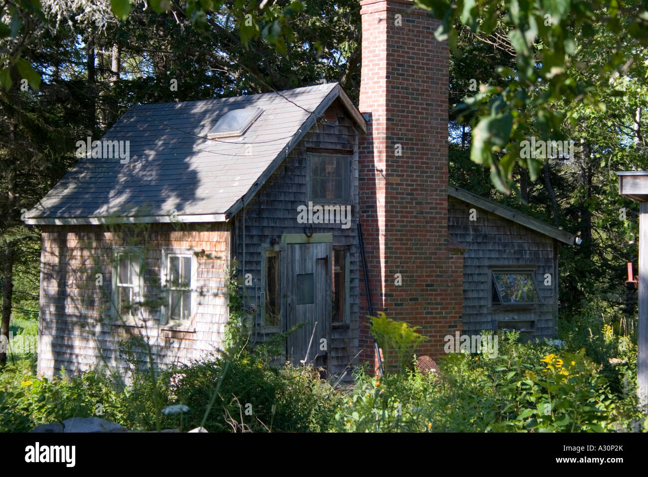 Abandoned Home in Tenants Harbor, Maine Stock Photo - Alamy