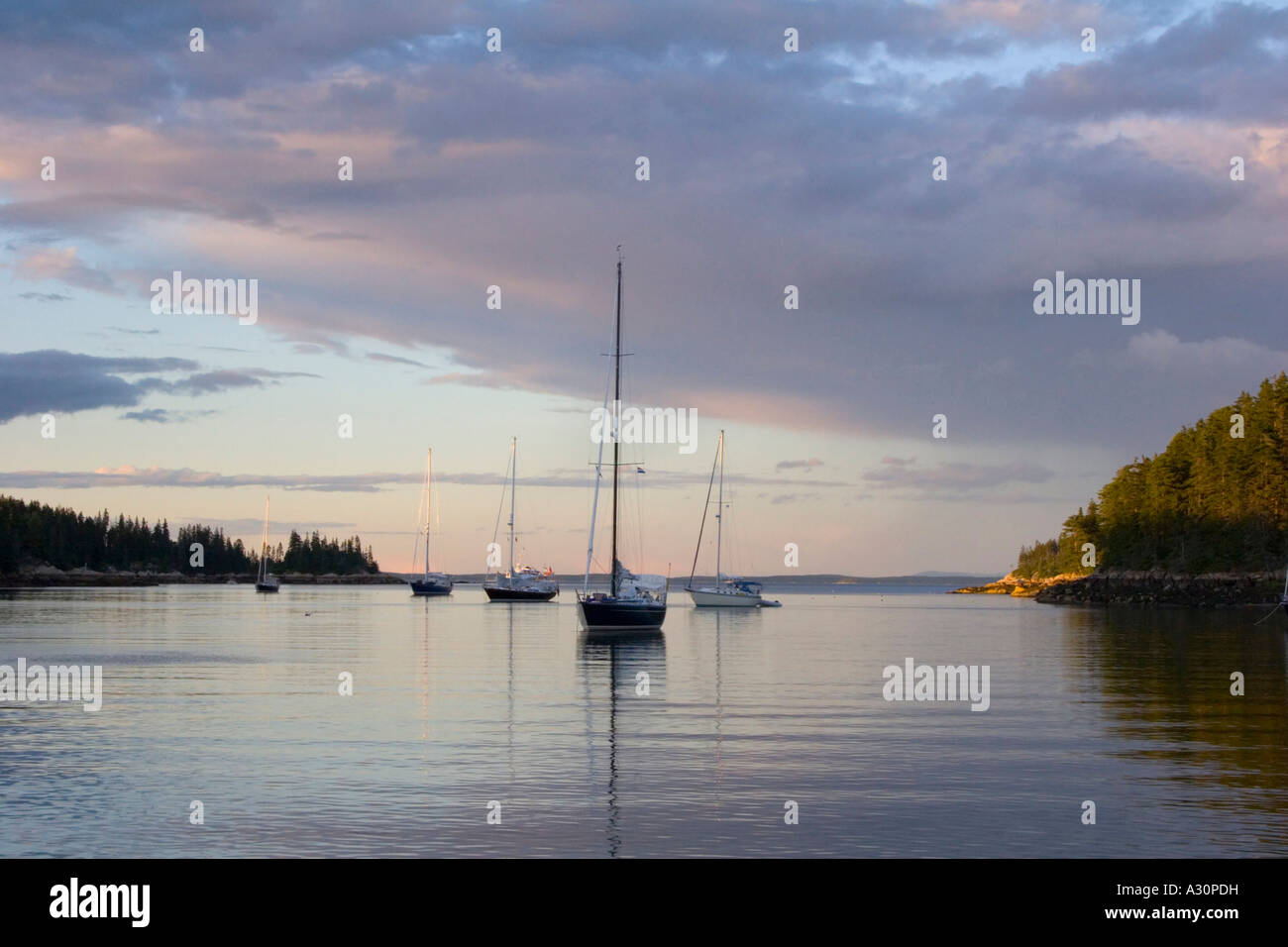 Anchored sloops hi-res stock photography and images - Alamy