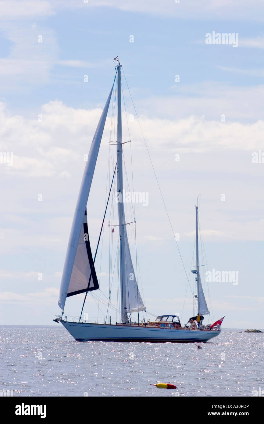 Yawl AMAZON Under Sail Stock Photo - Alamy