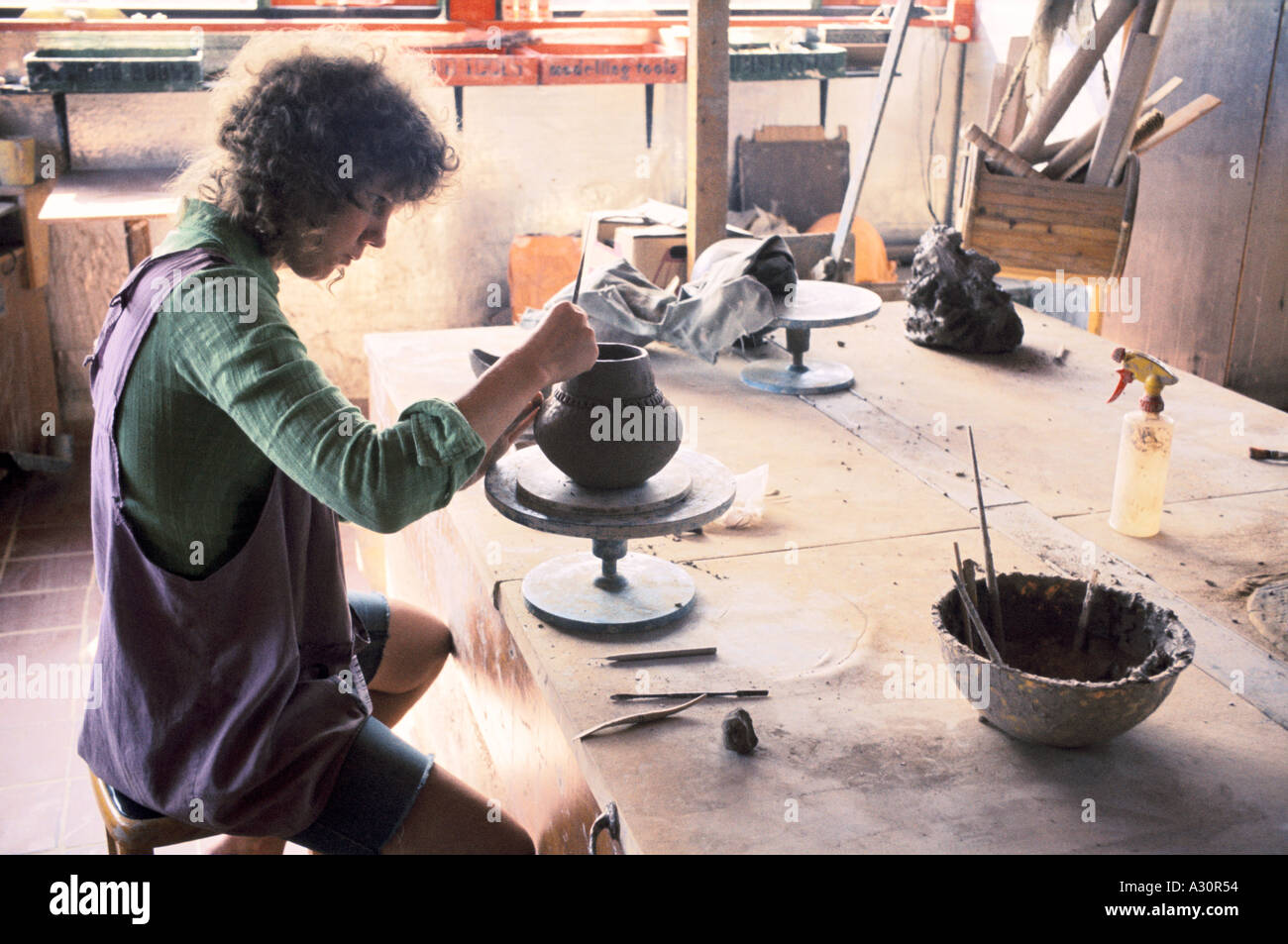 Doing pottery hi-res stock photography and images - Alamy
