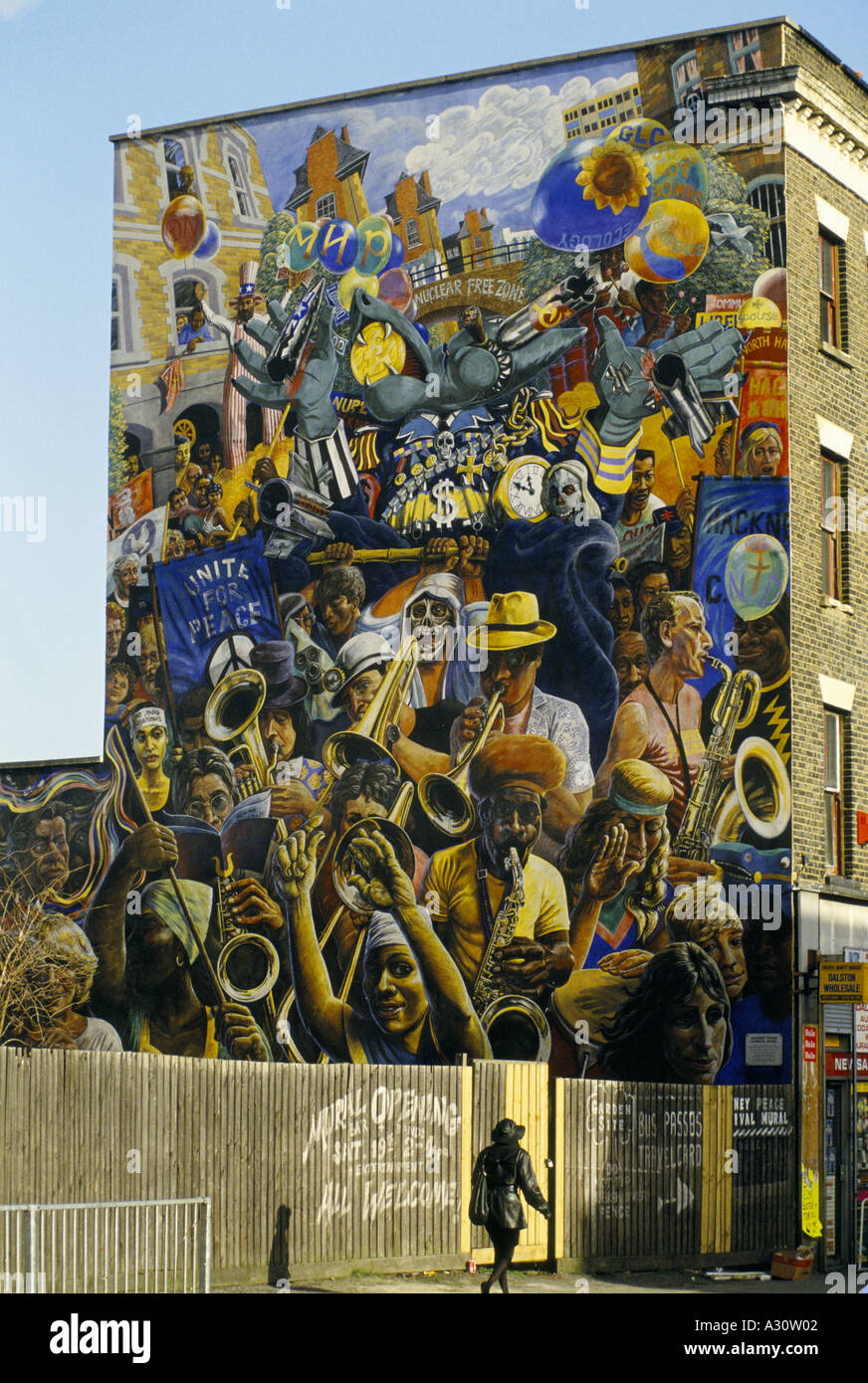 Mural in Dalston Junction, Hackney Stock Photo - Alamy
