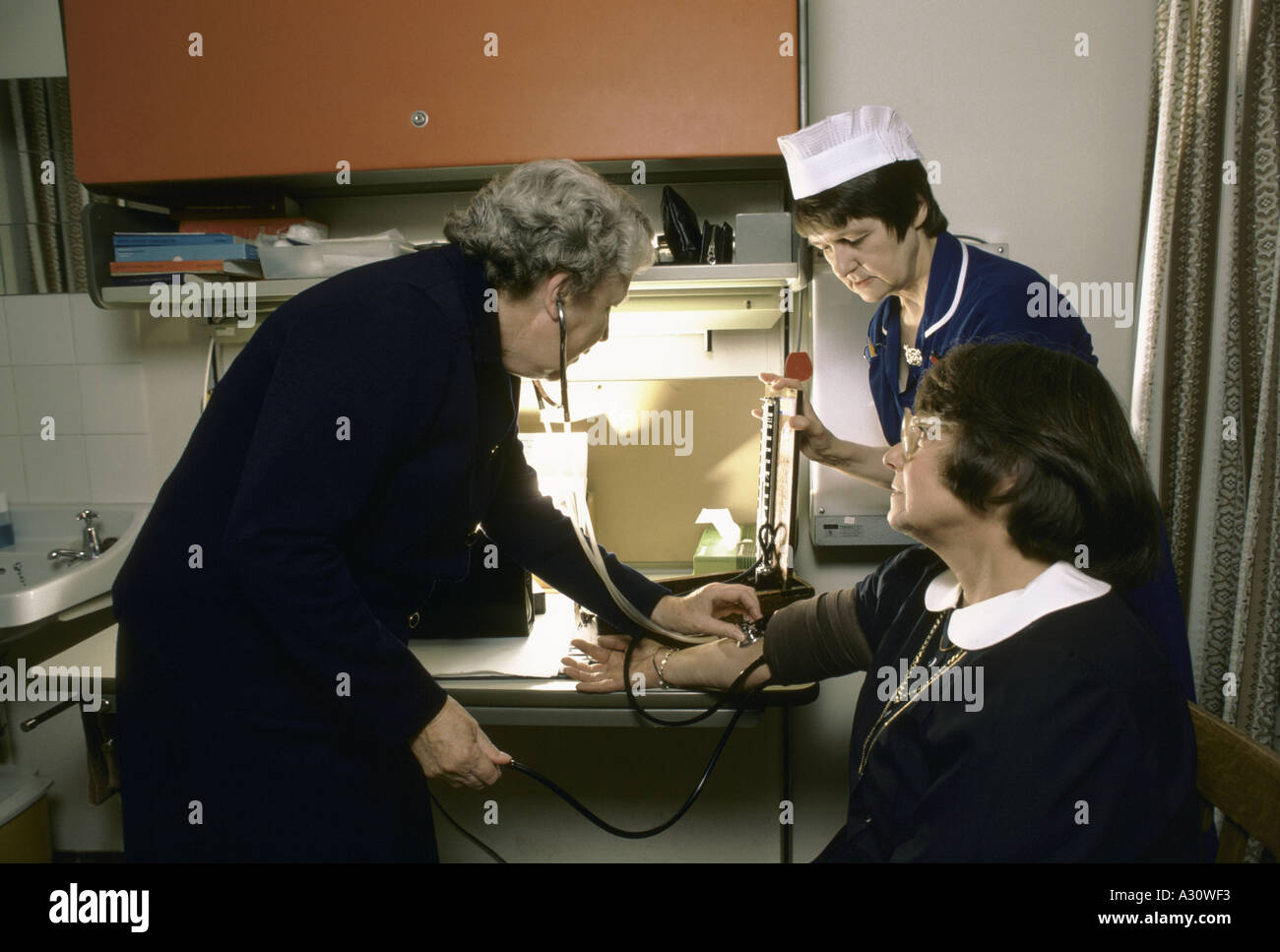 Hospital scene hi-res stock photography and images - Alamy