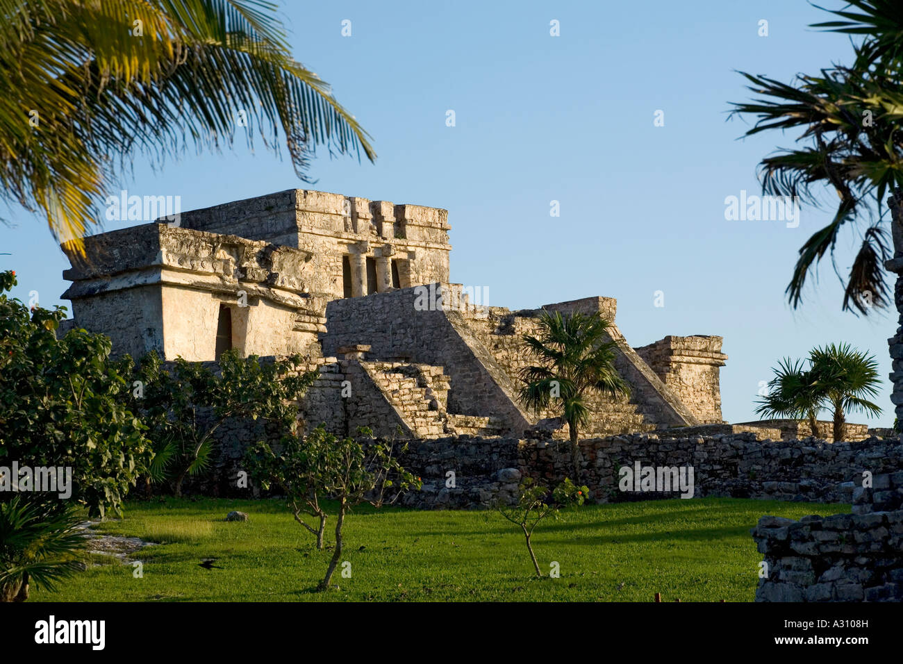 El Castillo The castle at the ruined Mayan city in Tulum Mexico Stock ...