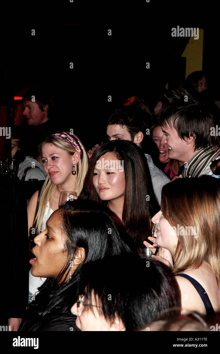 Student bar crowd hi-res stock photography and images - Alamy