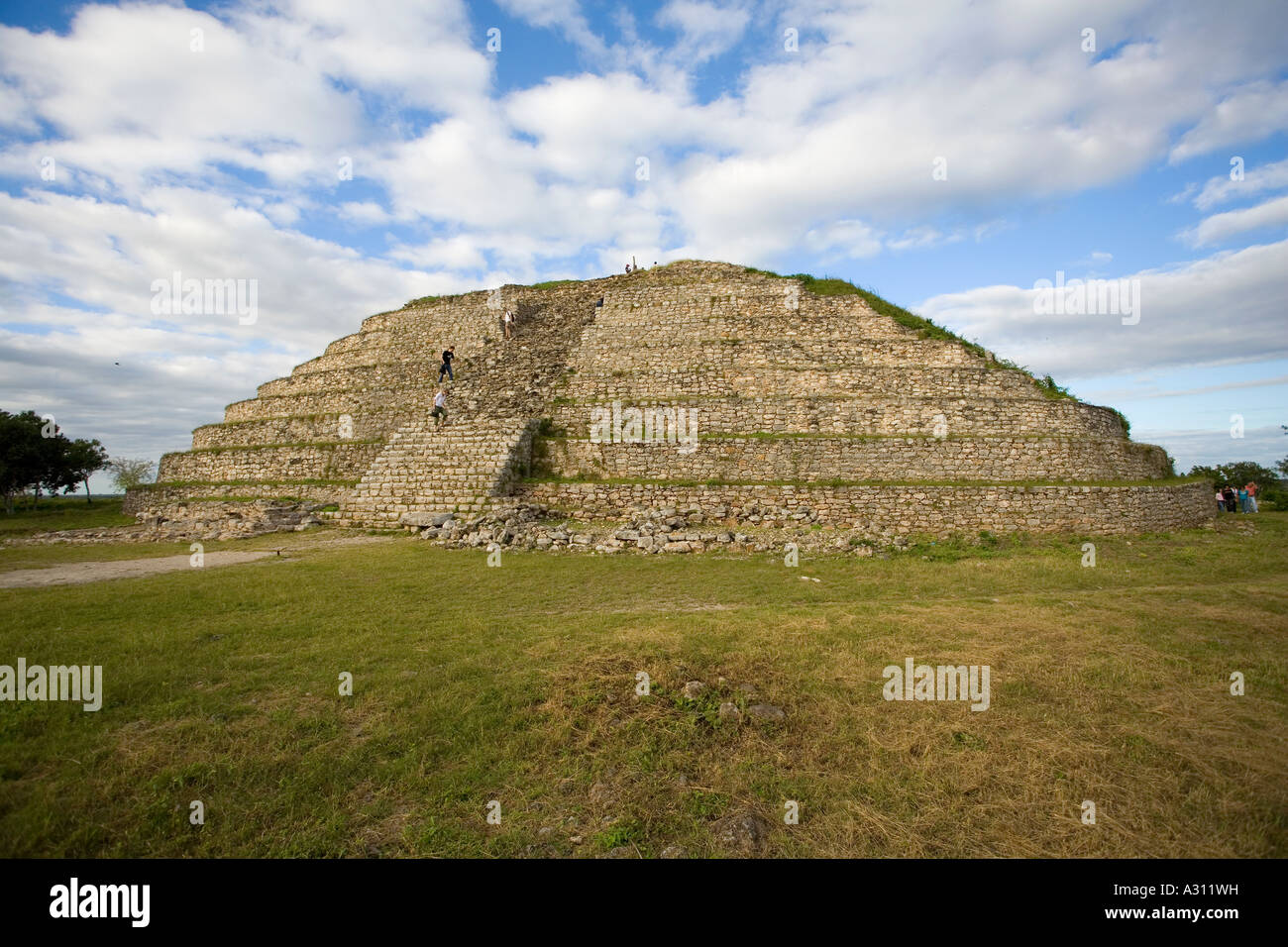 The Kinich Kak Mo Mayan pyramid in Izamal Mexico Stock Photo - Alamy