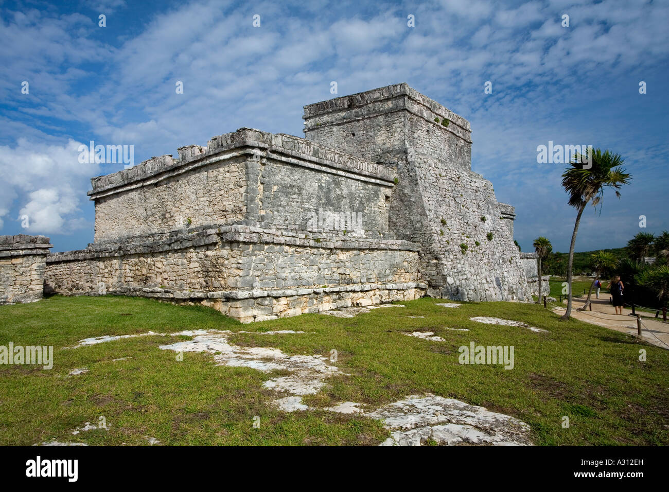 El Castillo The castle at the ruined Mayan city in Tulum Mexico Stock ...